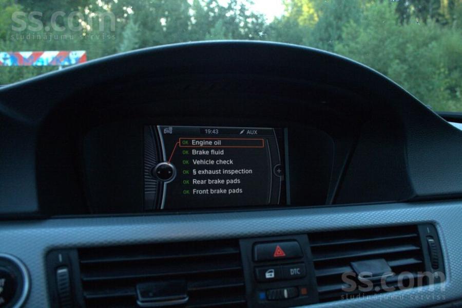Melns BMW 320 2010 Tukums, ar dzinēja tilpumu 2.00 L un nobraukumu 255 tūkst. km par 7499 €, foto 12 vietnē AUTOMOTO.COM.LV