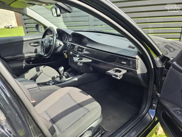 Black BMW 320 2010 in Kretinga, with an engine capacity of 2.00 L and mileage of 392 thousand km for 3200 €, photo 11 on AUTOMOTO.COM.LV