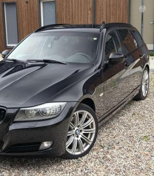Black BMW 320 2010 in Raseiniai, with an engine capacity of 2.00 L and mileage of 338 thousand km for 3997 €, photo 3 on AUTOMOTO.COM.LV