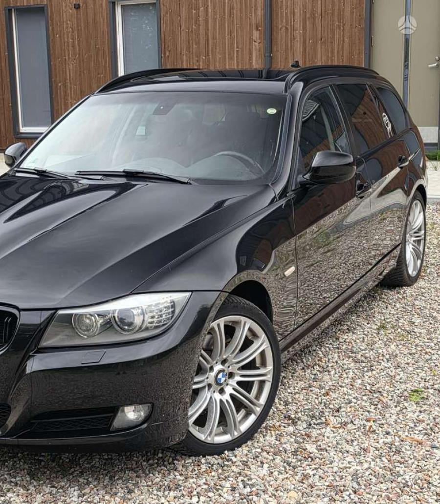 Black BMW 320 2010 in Raseiniai, with an engine capacity of 2.00 L and mileage of 338 thousand km for 3997 €, photo 3 on AUTOMOTO.COM.LV