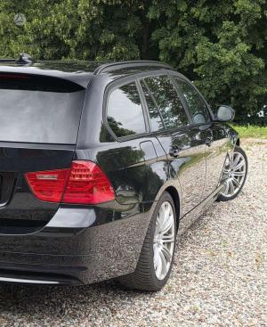 Black BMW 320 2010 in Raseiniai, with an engine capacity of 2.00 L and mileage of 338 thousand km for 3997 €, photo 9 on AUTOMOTO.COM.LV