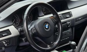 Black BMW 320 2010 in Raseiniai, with an engine capacity of 2.00 L and mileage of 338 thousand km for 3997 €, photo 10 on AUTOMOTO.COM.LV
