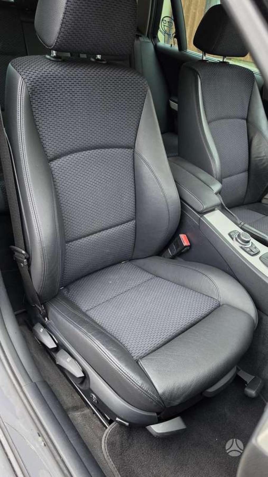 Black BMW 320 2010 in Raseiniai, with an engine capacity of 2.00 L and mileage of 338 thousand km for 3997 €, photo 16 on AUTOMOTO.COM.LV