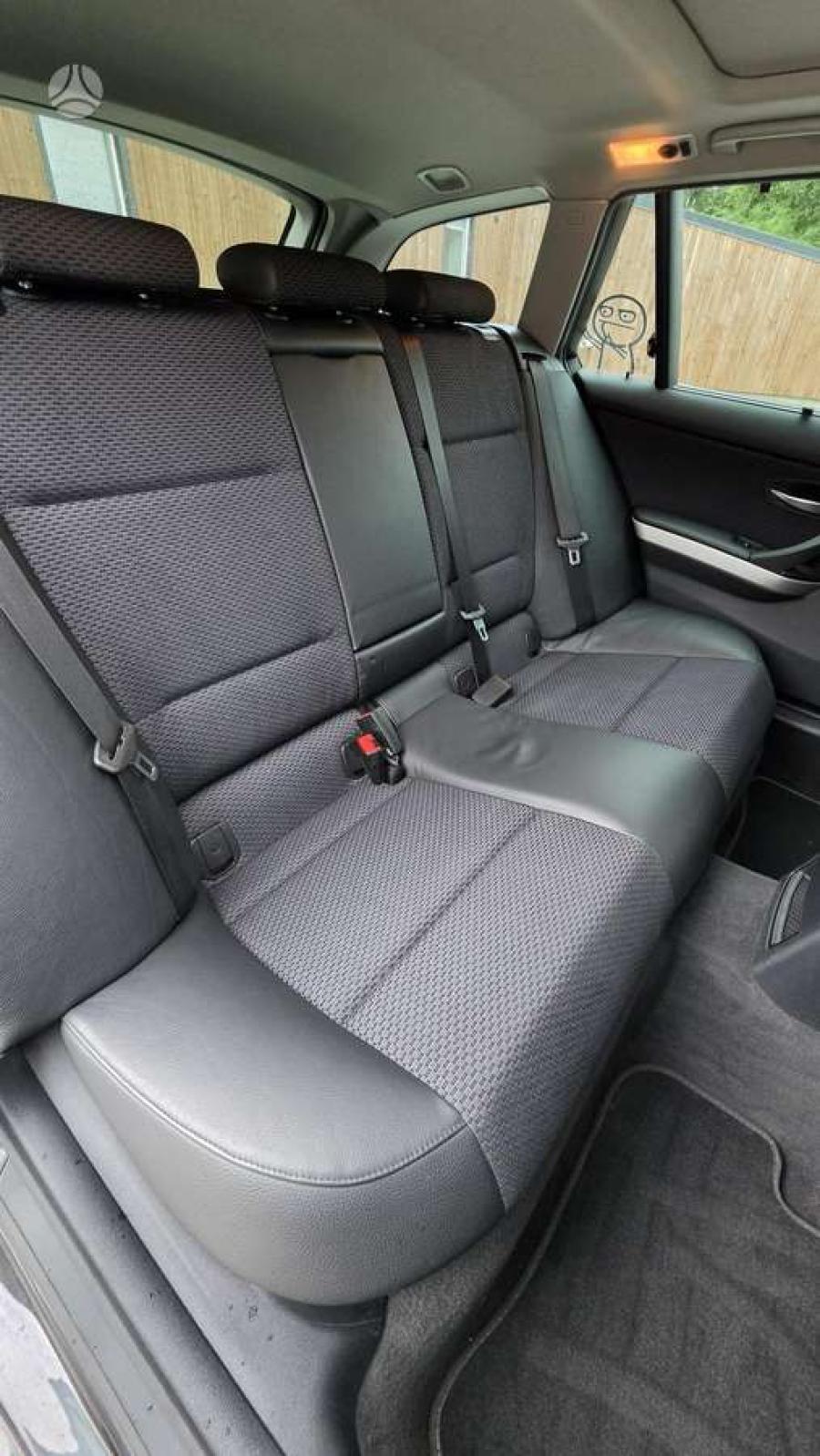Black BMW 320 2010 in Raseiniai, with an engine capacity of 2.00 L and mileage of 338 thousand km for 3997 €, photo 19 on AUTOMOTO.COM.LV
