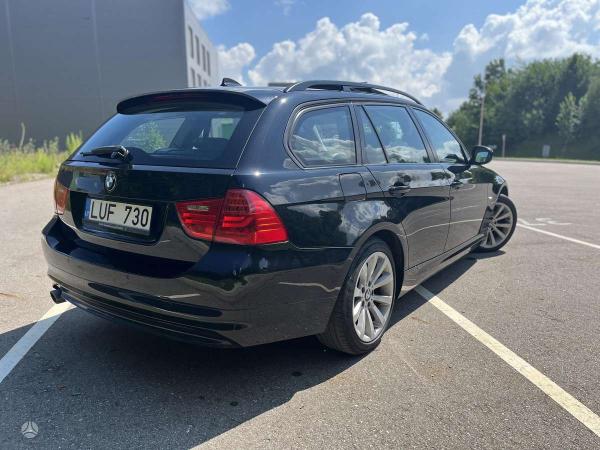 Melns BMW 320 2010 Kauņa, ar dzinēja tilpumu 2.00 L un nobraukumu 277 tūkst. km par 4600 €, foto 7 vietnē AUTOMOTO.COM.LV