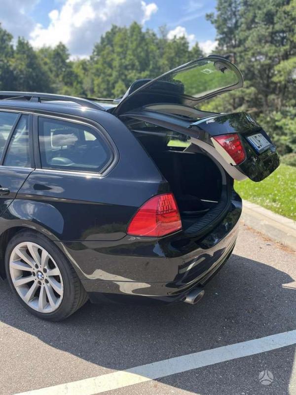 Melns BMW 320 2010 Kauņa, ar dzinēja tilpumu 2.00 L un nobraukumu 277 tūkst. km par 4600 €, foto 11 vietnē AUTOMOTO.COM.LV