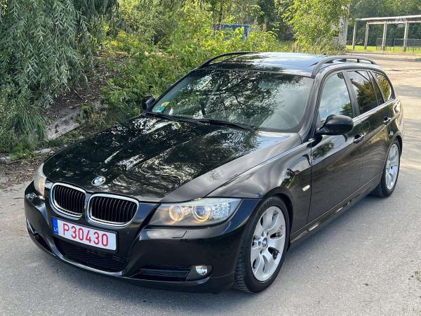 Melns BMW 320 2010 Kauņa, ar dzinēja tilpumu 2.00 L un nobraukumu 260 tūkst. km par 3950 €, foto 3 vietnē AUTOMOTO.COM.LV