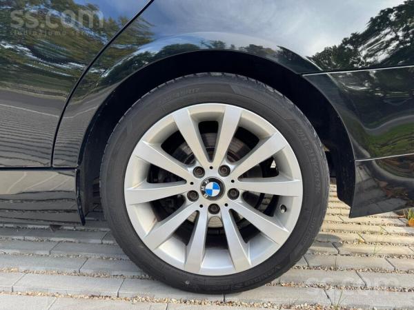 Black BMW 320 2010 in Cesis, with an engine capacity of 2.00 L and mileage of 267 thousand km for 5750 €, photo 11 on AUTOMOTO.COM.LV