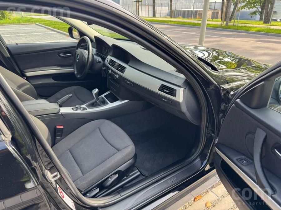 Melns BMW 320 2010 Cēsis, ar dzinēja tilpumu 2.00 L un nobraukumu 267 tūkst. km par 5750 €, foto 13 vietnē AUTOMOTO.COM.LV
