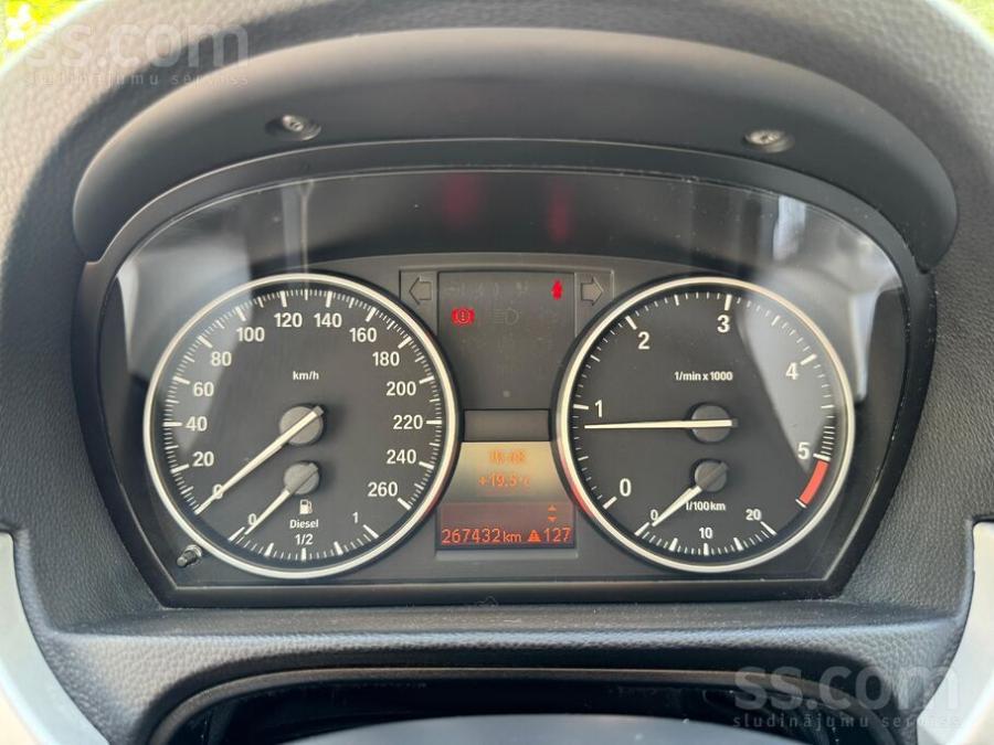 Melns BMW 320 2010 Cēsis, ar dzinēja tilpumu 2.00 L un nobraukumu 267 tūkst. km par 5750 €, foto 22 vietnē AUTOMOTO.COM.LV