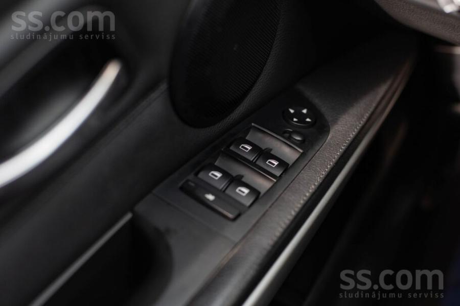 Black BMW 320 2010 in Riga, with an engine capacity of 2.00 L and mileage of 311 thousand km for 5990 €, photo 14 on AUTOMOTO.COM.LV