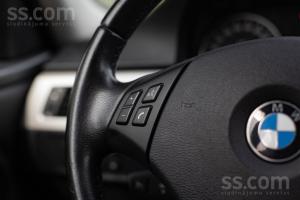 Black BMW 320 2010 in Riga, with an engine capacity of 2.00 L and mileage of 311 thousand km for 5990 €, photo 16 on AUTOMOTO.COM.LV