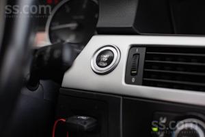 Black BMW 320 2010 in Riga, with an engine capacity of 2.00 L and mileage of 311 thousand km for 5990 €, photo 18 on AUTOMOTO.COM.LV