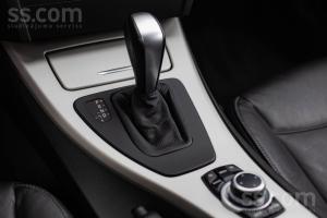 Black BMW 320 2010 in Riga, with an engine capacity of 2.00 L and mileage of 311 thousand km for 5990 €, photo 23 on AUTOMOTO.COM.LV