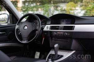 Black BMW 320 2010 in Riga, with an engine capacity of 2.00 L and mileage of 311 thousand km for 5990 €, photo 25 on AUTOMOTO.COM.LV