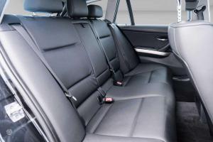 Melns BMW 320 2010 Kauņa, ar dzinēja tilpumu 2.00 L un nobraukumu 306 tūkst. km par 5390 €, foto 12 vietnē AUTOMOTO.COM.LV