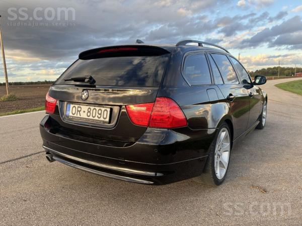 Black BMW 320 2010 in Bauska, with an engine capacity of 2.00 L and mileage of 371 thousand km for 5200 €, photo 4 on AUTOMOTO.COM.LV