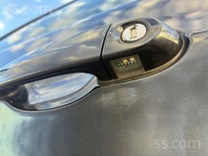 Melns BMW 320 2010 Bauska, ar dzinēja tilpumu 2.00 L un nobraukumu 371 tūkst. km par 5200 €, foto 7 vietnē AUTOMOTO.COM.LV