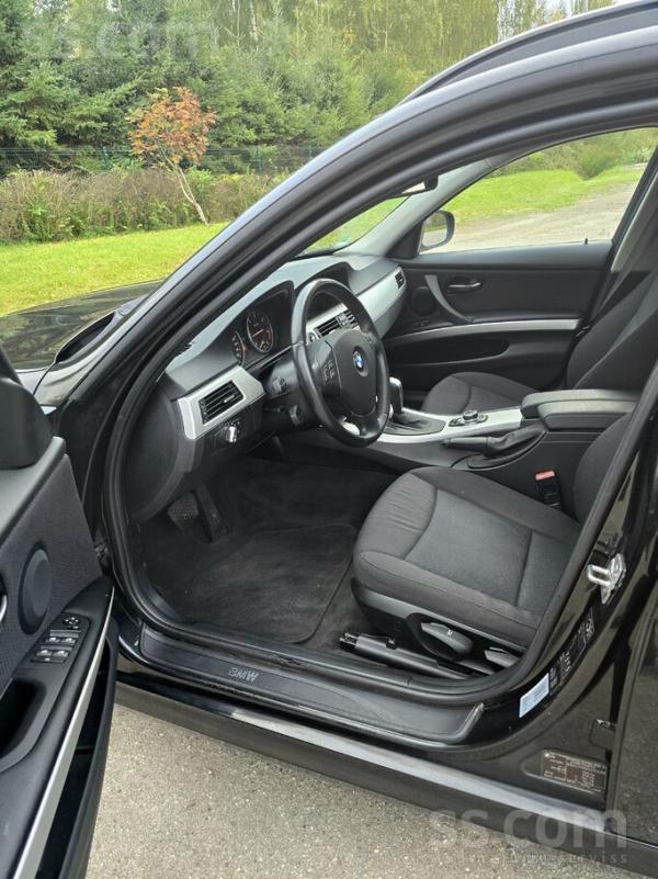Melns BMW 320 2010 Jelgava, ar dzinēja tilpumu 2.00 L un nobraukumu 251 tūkst. km par 4990 €, foto 10 vietnē AUTOMOTO.COM.LV
