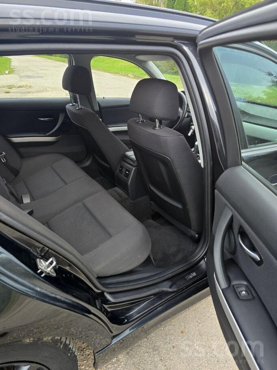 Melns BMW 320 2010 Jelgava, ar dzinēja tilpumu 2.00 L un nobraukumu 251 tūkst. km par 4990 €, foto 14 vietnē AUTOMOTO.COM.LV