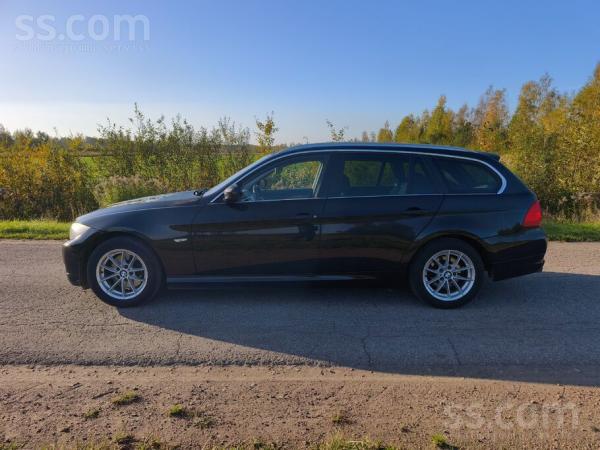 Melns BMW 320 2010 Jelgava, ar dzinēja tilpumu 2.00 L un nobraukumu 273 tūkst. km par 3750 €, foto 3 vietnē AUTOMOTO.COM.LV