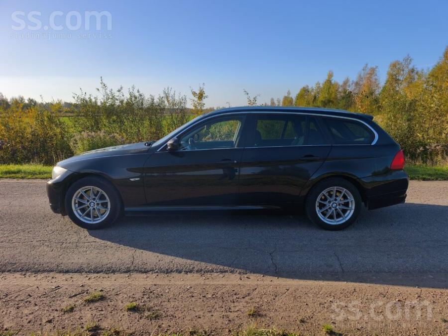 Black BMW 320 2010 in Jelgava, with an engine capacity of 2.00 L and mileage of 273 thousand km for 3750 €, photo 3 on AUTOMOTO.COM.LV