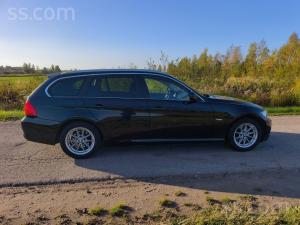 Black BMW 320 2010 in Jelgava, with an engine capacity of 2.00 L and mileage of 273 thousand km for 3750 €, photo 7 on AUTOMOTO.COM.LV