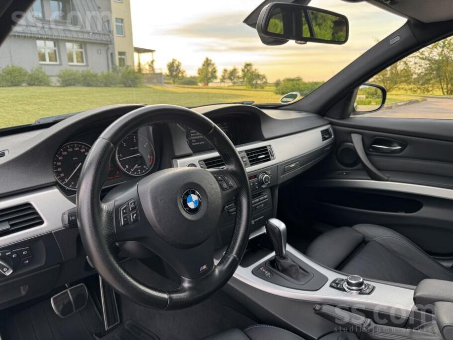 Melns BMW 320 2011 Cēsis, ar dzinēja tilpumu 2.00 L un nobraukumu 275 tūkst. km par 7390 €, foto 20 vietnē AUTOMOTO.COM.LV