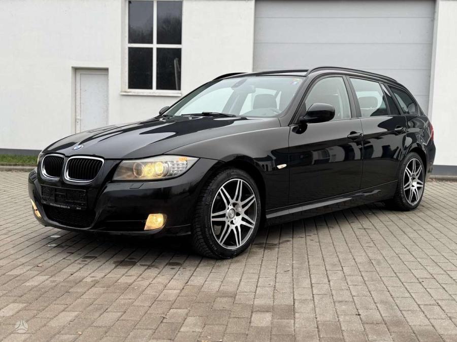 Black BMW 320 2011 in Elektrenai, with an engine capacity of 2.00 L and mileage of 350 thousand km for 3699 €, photo 1 on AUTOMOTO.COM.LV