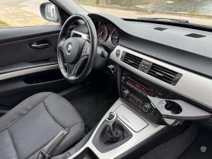 Black BMW 320 2011 in Elektrenai, with an engine capacity of 2.00 L and mileage of 350 thousand km for 3699 €, photo 9 on AUTOMOTO.COM.LV