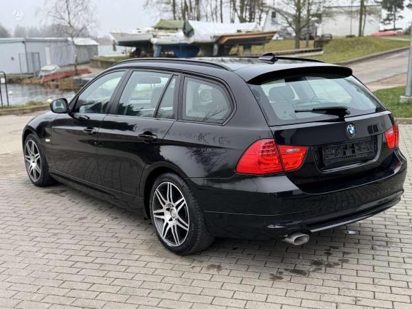 Black BMW 320 2011 in Elektrenai, with an engine capacity of 2.00 L and mileage of 350 thousand km for 3699 €, photo 3 on AUTOMOTO.COM.LV