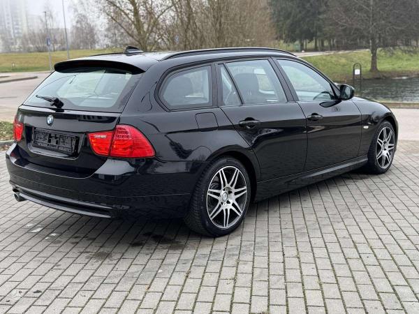 Black BMW 320 2011 in Elektrenai, with an engine capacity of 2.00 L and mileage of 350 thousand km for 3699 €, photo 4 on AUTOMOTO.COM.LV