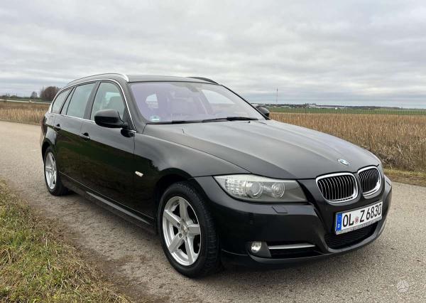 Black BMW 320 2011 in Panevezys, with an engine capacity of 2.00 L and mileage of 283 thousand km for 5500 €, photo 3 on AUTOMOTO.COM.LV