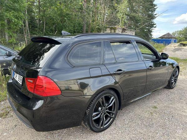 Black BMW 320 2011 in Trakai, with an engine capacity of 2.00 L and mileage of 366 thousand km for 5290 €, photo 3 on AUTOMOTO.COM.LV