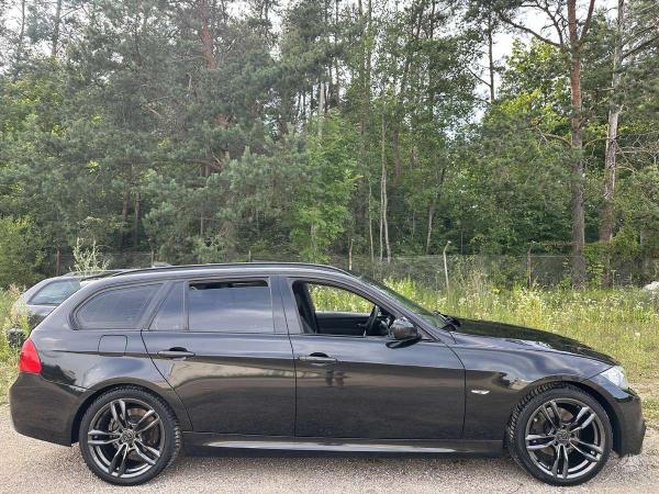Black BMW 320 2011 in Trakai, with an engine capacity of 2.00 L and mileage of 366 thousand km for 5290 €, photo 4 on AUTOMOTO.COM.LV
