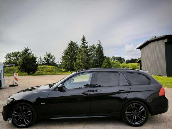 Black BMW 320 2011 in Trakai, with an engine capacity of 2.00 L and mileage of 366 thousand km for 5290 €, photo 8 on AUTOMOTO.COM.LV