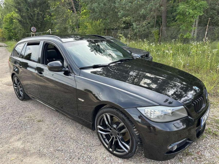 Melns BMW 320 2011 Trakai, ar dzinēja tilpumu 2.00 L un nobraukumu 366 tūkst. km par 5290 €, foto 10 vietnē AUTOMOTO.COM.LV