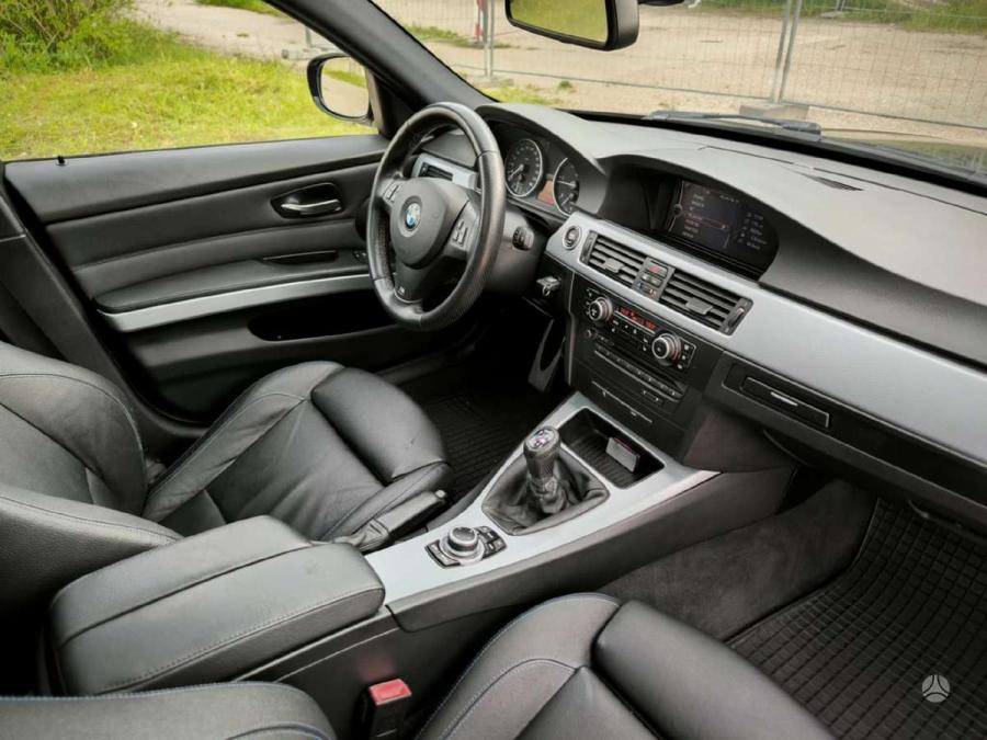 Melns BMW 320 2011 Trakai, ar dzinēja tilpumu 2.00 L un nobraukumu 366 tūkst. km par 5290 €, foto 12 vietnē AUTOMOTO.COM.LV