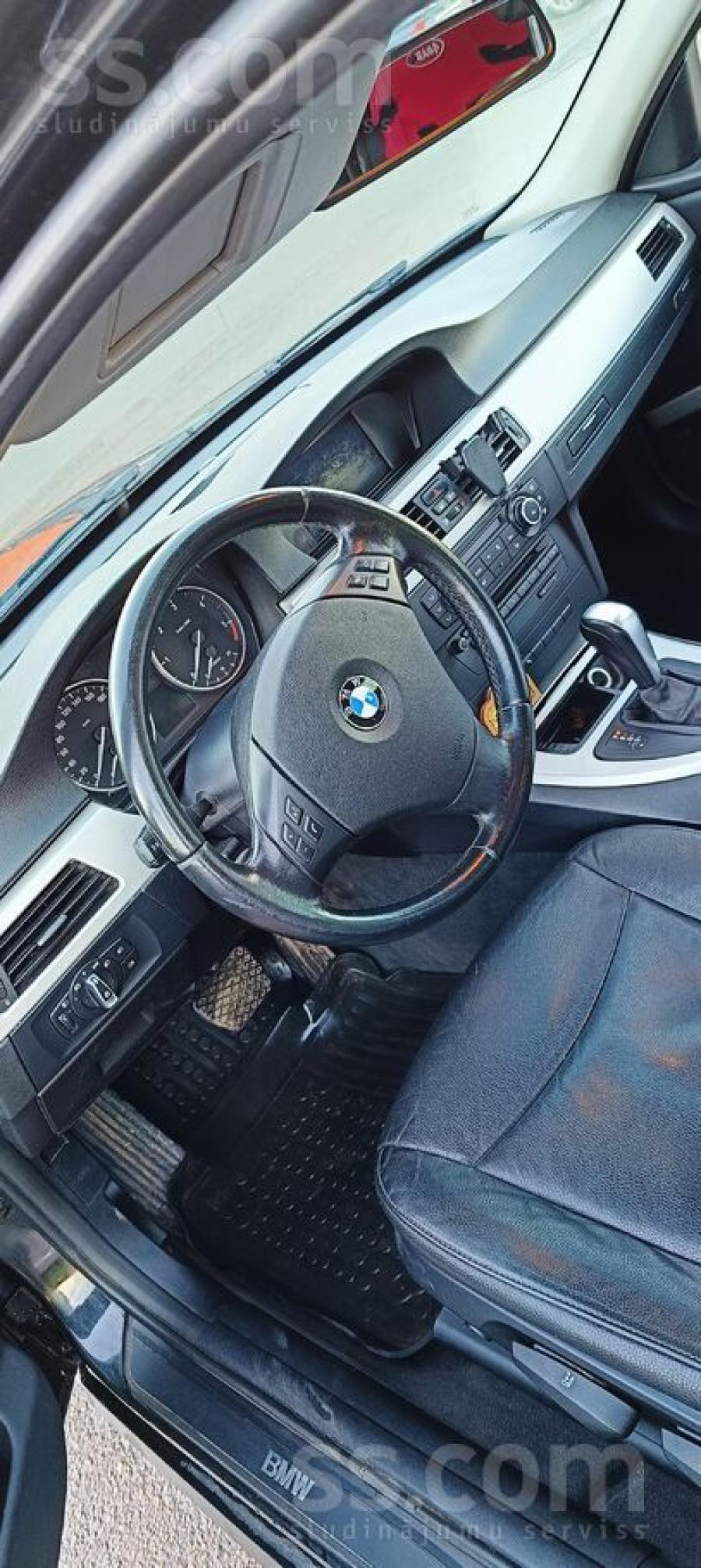 Black BMW 320 2011 in Jelgava, with an engine capacity of 2.00 L and mileage of 319 thousand km for 4500 €, photo 10 on AUTOMOTO.COM.LV