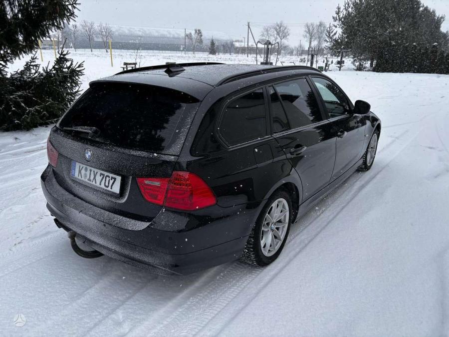 Black BMW 320 2011 in Panevezys, with an engine capacity of 2.00 L and mileage of 277 thousand km for 5200 €, photo 5 on AUTOMOTO.COM.LV