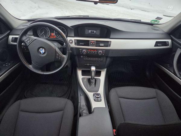 Melns BMW 320 2011 Utena, ar dzinēja tilpumu 2.00 L un nobraukumu 240 tūkst. km par 4350 €, foto 10 vietnē AUTOMOTO.COM.LV
