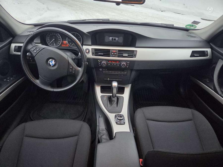 Black BMW 320 2011 in Utena, with an engine capacity of 2.00 L and mileage of 240 thousand km for 4350 €, photo 10 on AUTOMOTO.COM.LV