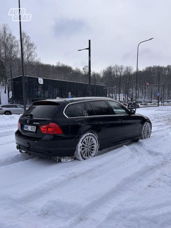Black BMW 320 2011 in Kaunas, with an engine capacity of 2.00 L and mileage of 299 thousand km for 5200 €, photo 4 on AUTOMOTO.COM.LV