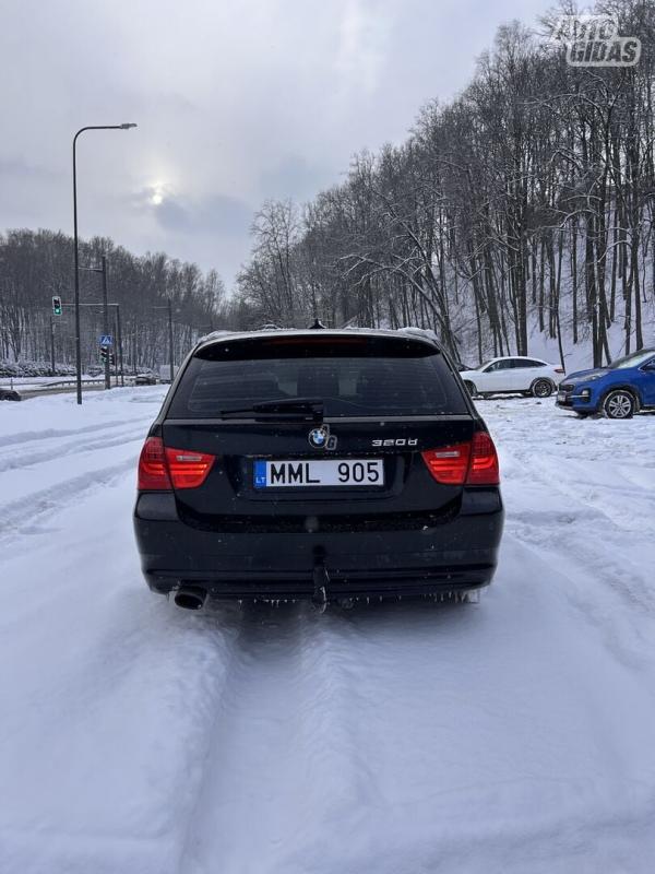 Black BMW 320 2011 in Kaunas, with an engine capacity of 2.00 L and mileage of 299 thousand km for 5200 €, photo 6 on AUTOMOTO.COM.LV