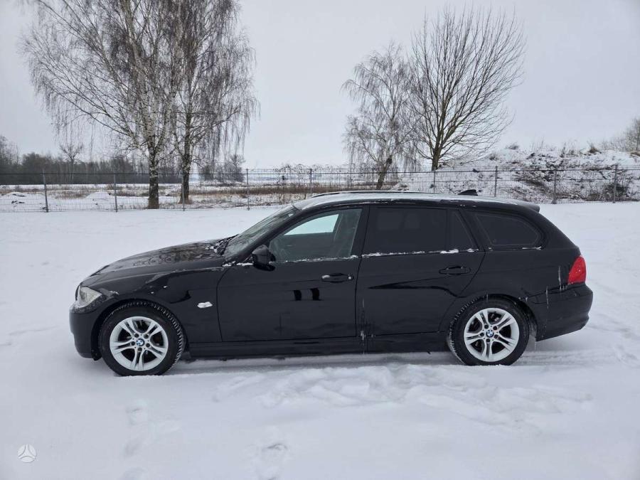 Black BMW 320 2011 in Marijampole, with an engine capacity of 2.00 L and mileage of 291 thousand km for 3500 €, photo 2 on AUTOMOTO.COM.LV