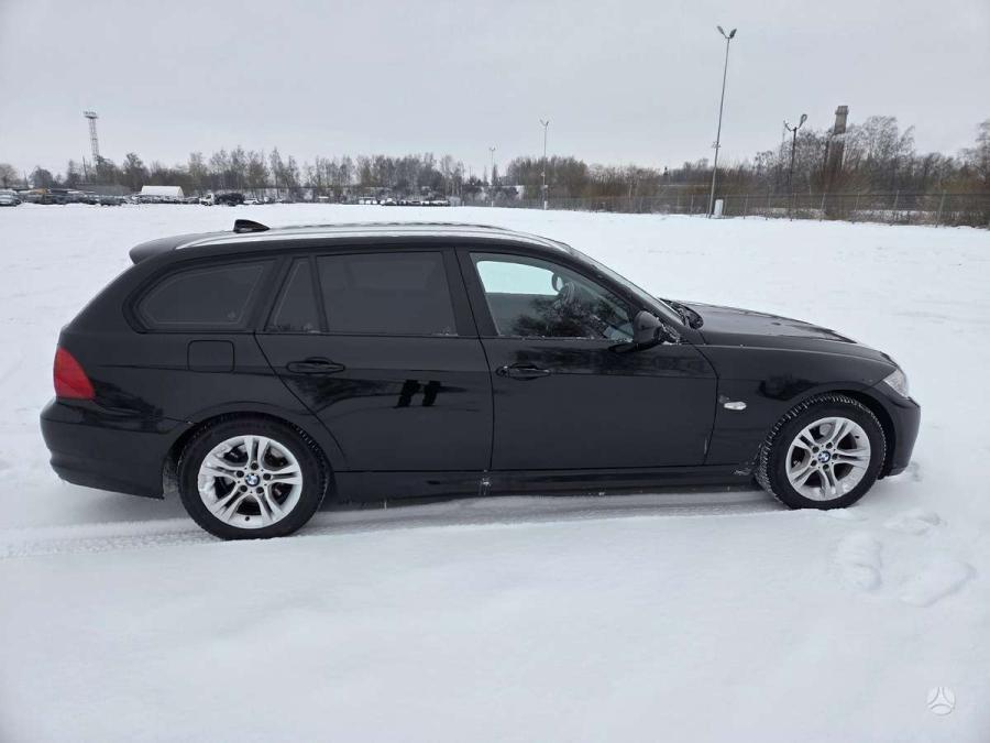 Black BMW 320 2011 in Marijampole, with an engine capacity of 2.00 L and mileage of 291 thousand km for 3500 €, photo 4 on AUTOMOTO.COM.LV
