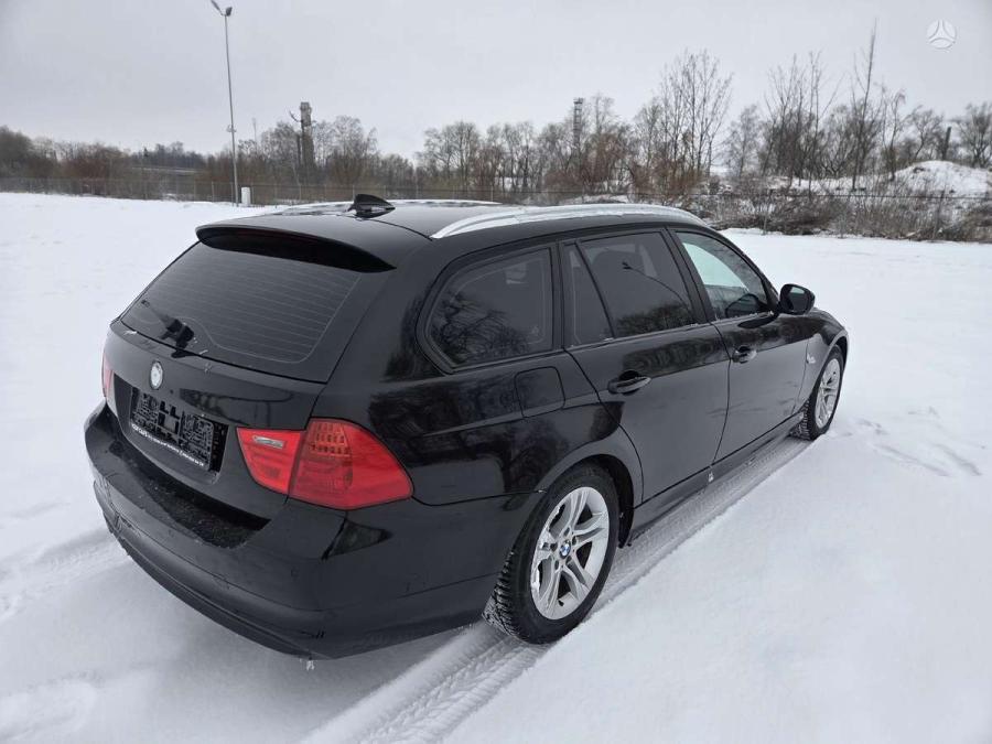 Black BMW 320 2011 in Marijampole, with an engine capacity of 2.00 L and mileage of 291 thousand km for 3500 €, photo 7 on AUTOMOTO.COM.LV