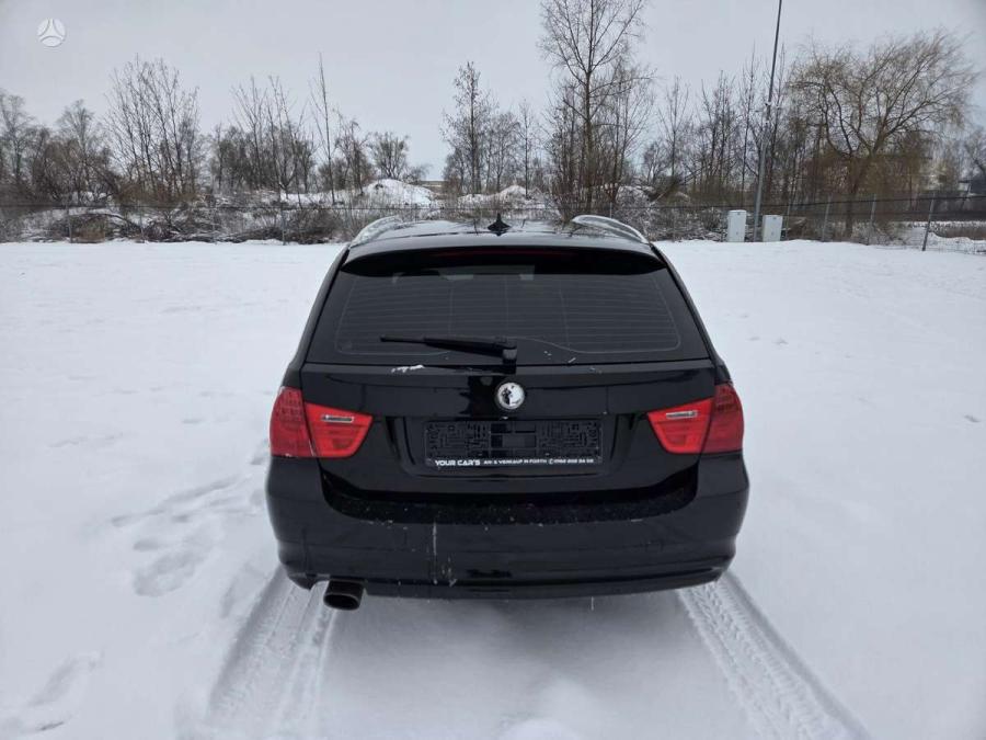 Black BMW 320 2011 in Marijampole, with an engine capacity of 2.00 L and mileage of 291 thousand km for 3500 €, photo 8 on AUTOMOTO.COM.LV