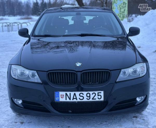 Black BMW 320 2011 in Radviliskis, with an engine capacity of 2.00 L and mileage of 240 thousand km for 4600 €, photo 2 on AUTOMOTO.COM.LV