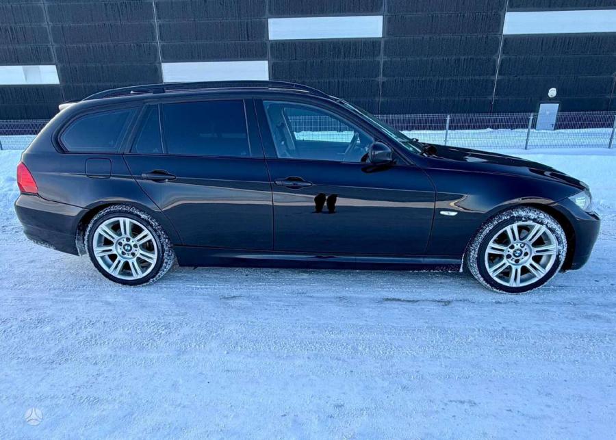 Melns BMW 320 2011 Viļņa, ar dzinēja tilpumu 2.00 L un nobraukumu 255 tūkst. km par 4950 €, foto 3 vietnē AUTOMOTO.COM.LV